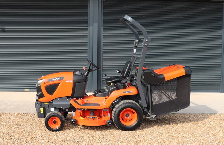 Used Kubota G231 Low Dump Ride On Mower for sale