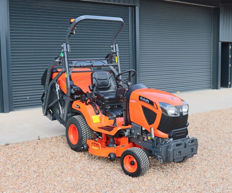 Used Kubota G231 High Dump Ride On Mower for sale